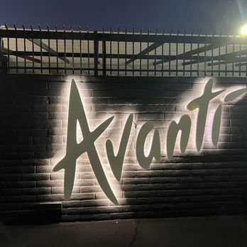 AVANTI - Updated March 2025 - 240 Photos & 370 Reviews - 2728 E Thomas ...