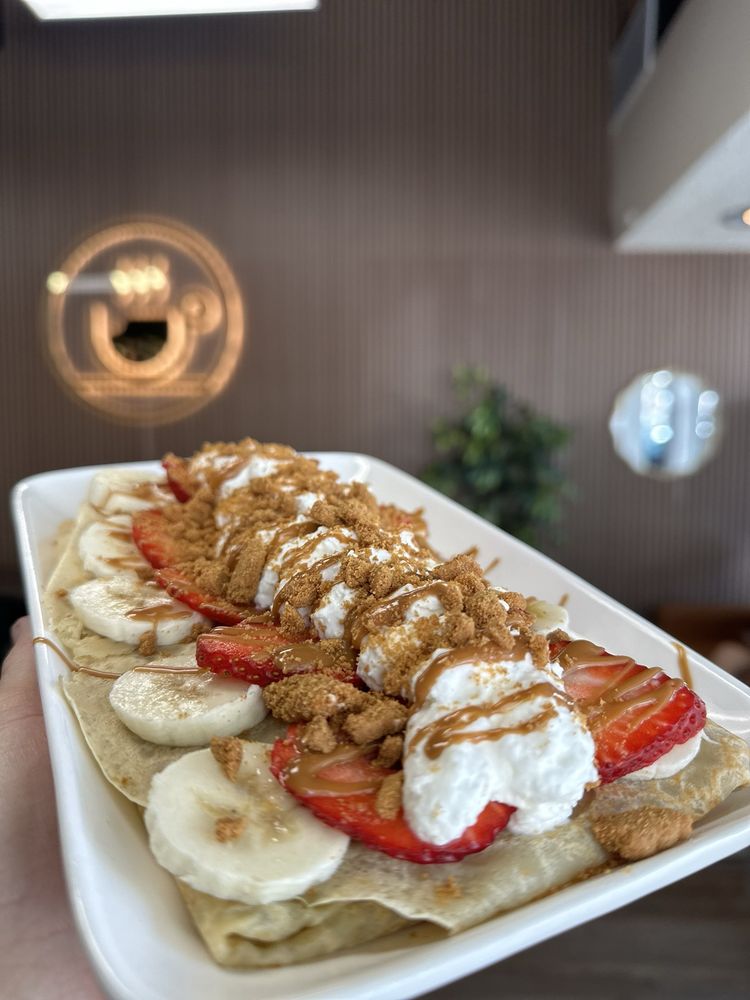 THE HANGOUT - Updated December 2025 - 99 Photos & 68 Reviews - 12 N ...