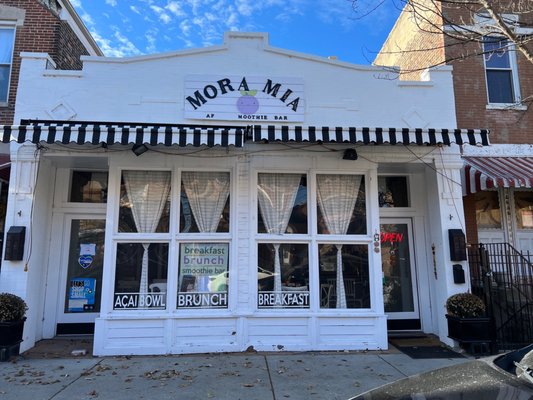 MORA MIA SMOOTHIE BAR AND CAFE - Updated July 2025 - 37 Photos & 22 ...