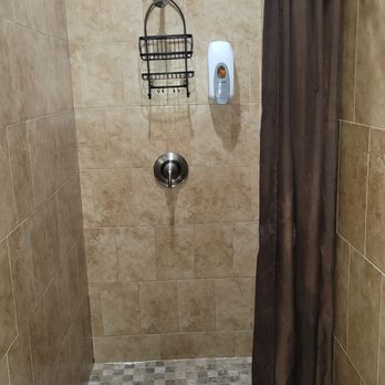 CRUNCH FITNESS - SIX MILE - Updated December 2025 - 22 Photos - 9375 ...