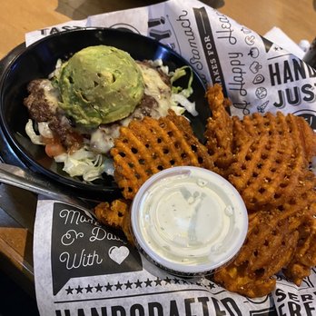 SHOTZEE’S BAR & GRILL - Updated December 2024 - 82 Photos & 78 Reviews ...