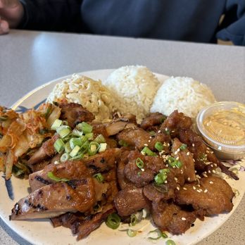 ATE OH ATE - BEAVERTON - Updated December 2025 - 76 Photos & 58 Reviews ...