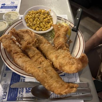 PARIS FAMILY RESTAURANT - Updated December 2025 - 16 Photos - 1218 N ...