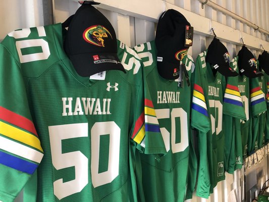 UNIVERSITY OF HAWAII WARRIORS FOOTBALL - 190 Photos & 18 Reviews - 99 ...