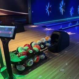 KINGS DINING & ENTERTAINMENT - Updated January 2026 - 249 Photos & 348 ...