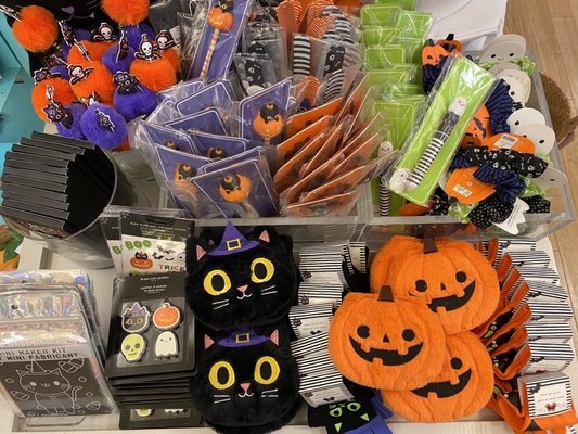 CHAPTERS - Updated December 2025 - 43 Photos & 15 Reviews - 9952 170 St ...