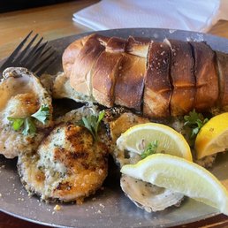 HOOCHIES - Updated March 2025 - 313 Photos & 347 Reviews - 214 E ...