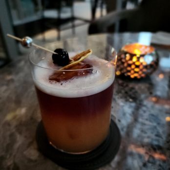 Z BAR - 435 Photos & 197 Reviews - 108 E Superior St, Chicago, Illinois ...