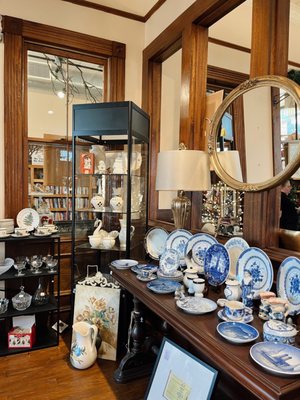 RIDGEFIELD THRIFT SHOP - Updated October 2025 - 21 Photos & 12 Reviews ...