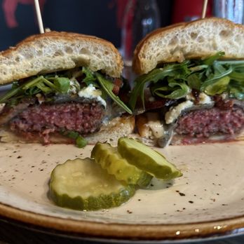 RED COW WAYZATA - Updated August 2025 - 62 Photos & 70 Reviews - 881 ...