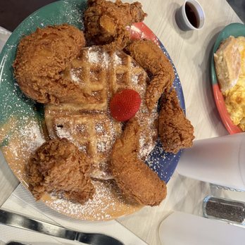 THE BREAKFAST KLUB - 4952 Photos & 6026 Reviews - 3711 Travis St ...
