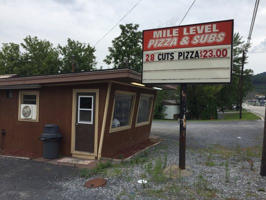 MILE LEVEL PIZZA & SUB SHOP - Updated December 2025 - 20 Reviews - 9580 ...