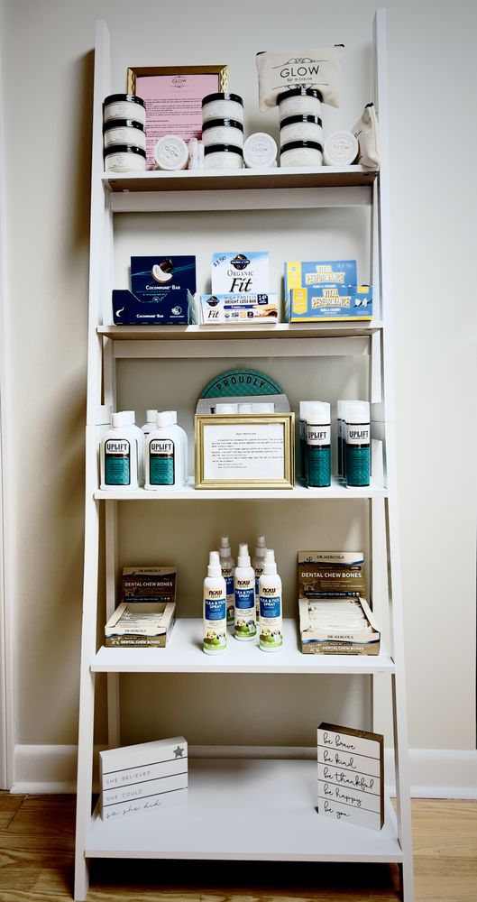 LIQUID GOLD IV BAR - Updated October 2025 - 23 Photos - 7 Kimball Ln ...