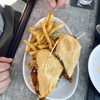 PENROSE TAPHOUSE & EATERY - Updated July 2024 - 180 Photos & 200 ...