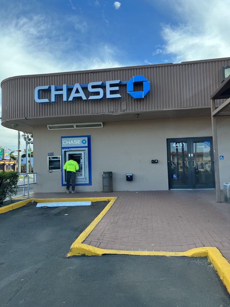 CHASE BANK - Updated April 2025 - 4451 NW 36th St, Miami Springs ...
