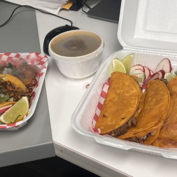 LA POBLANITA BIRRIA Y ANTOJITOS - Updated January 2026 - 43 Photos & 11 ...