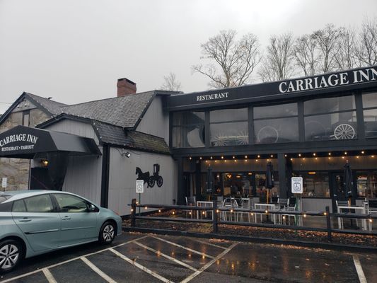CARRIAGE INN - Updated December 2025 - 79 Photos & 145 Reviews - 1065 ...