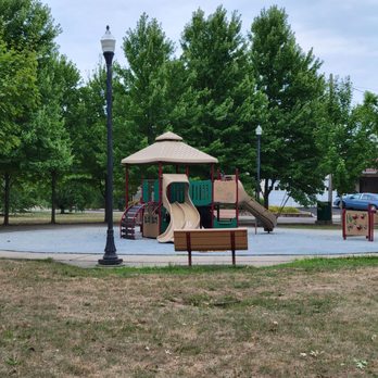 NEWBERRY PARK - Updated January 2026 - 813 Baker St, Williamsport ...