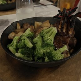 CAST IRON CHEF CHOP HOUSE & OYSTER BAR - Updated December 2025 - 839 ...