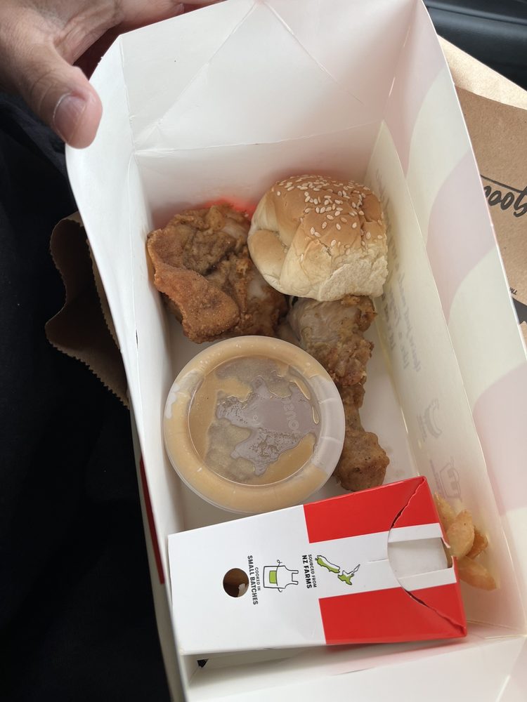 KFC -AUCKLAND - Updated August 2024 - George Bolt Memorial Dr, Auckland ...
