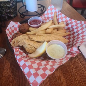 FISH N TAILS OYSTER BAR - Updated December 2025 - 22 Photos & 26 ...