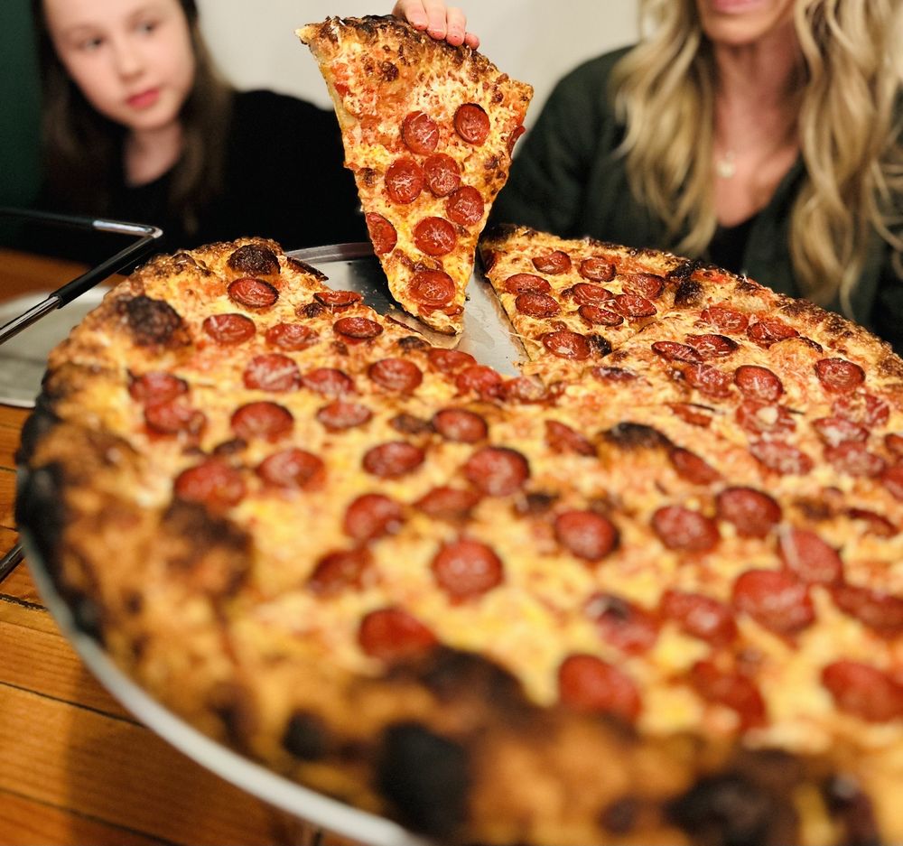 BOONIES PIZZA - Updated December 2025 - 1705 Comox Avenue, Comox ...