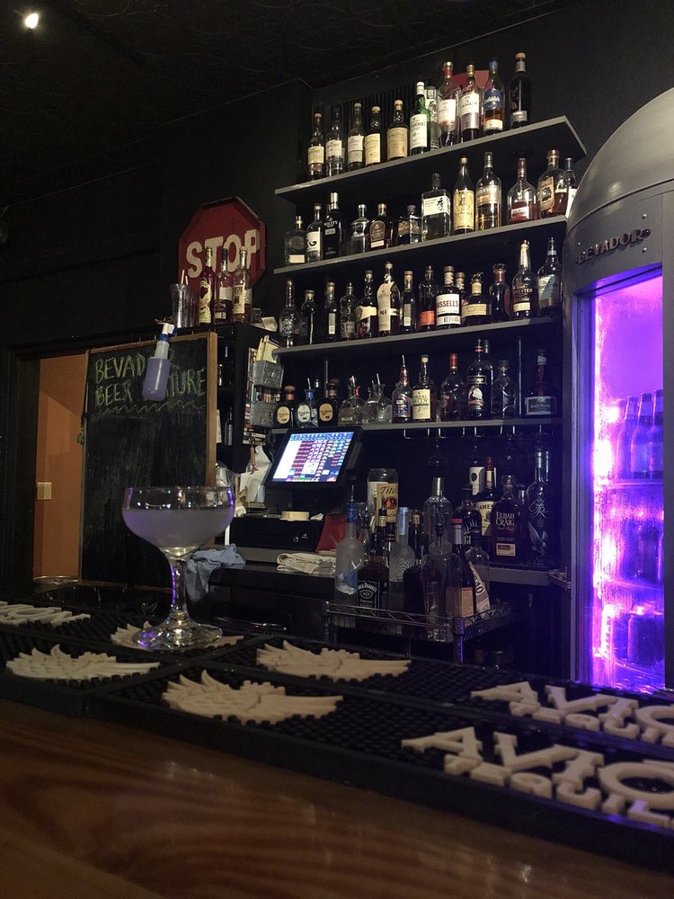 THE BEVADOR ROOM - Updated December 2025 - 214 Miracle Strip Pkwy SE ...