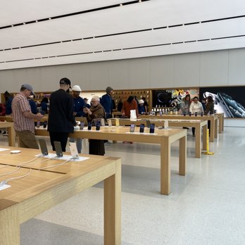 APPLE ST. JOHNS TOWN CENTER - Updated December 2025 - 112 Photos & 251 ...