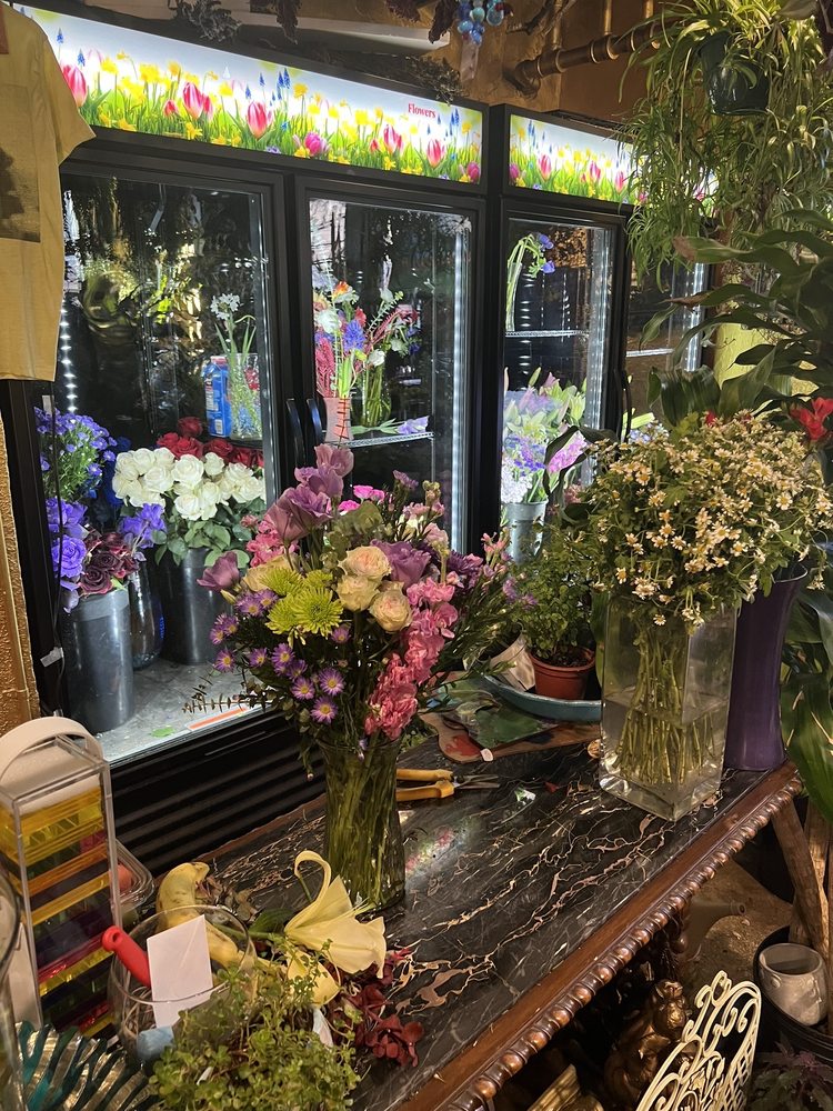 FLOWER FLAT ANTIQUES - Request Information - 622 W Addison St, Chicago ...