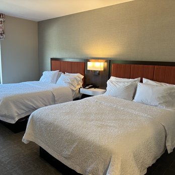 HAMPTON INN & SUITES ROSEBURG - Updated July 2024 - 117 Photos & 50 ...