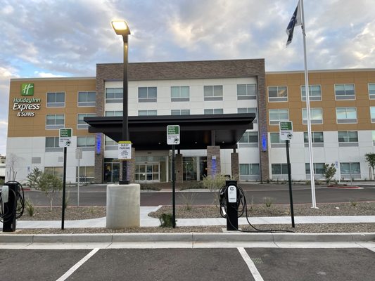 HOLIDAY INN EXPRESS & SUITES PHOENIX - AIRPORT NORTH - Updated April ...