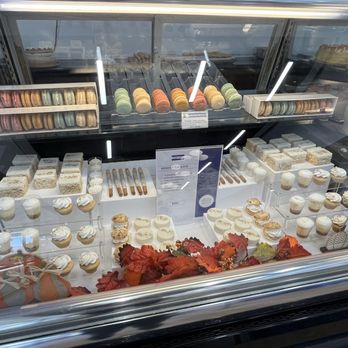 LAYERED CAKERIE - Updated October 2025 - 2515 Photos & 2026 Reviews ...