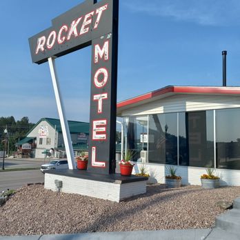 ROCKET MOTEL - Updated July 2025 - 37 Photos & 66 Reviews - 211 Mount ...