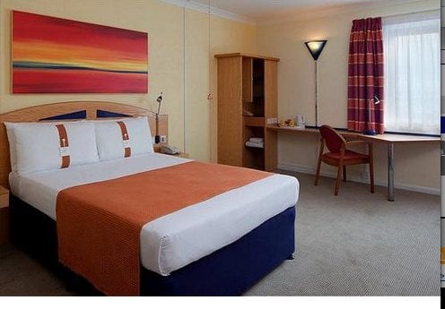 HOLIDAY INN EXPRESS HOTEL LONDON-LUTON AIRPORT - 2 Percival Way, Luton ...