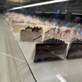 YU CAKE - Updated August 2025 - 404 Photos & 257 Reviews - 3333 Bristol ...