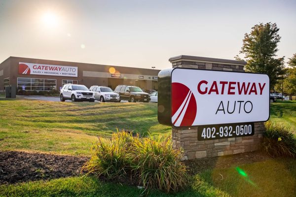 GATEWAY AUTO SERVICE & COLLISION CENTER - Updated November 2025 - 14 ...