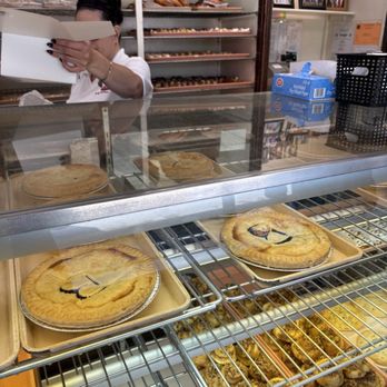 SPRING HILL PASTRY SHOP - Updated December 2025 - 44 Photos & 96 ...