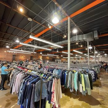 OC GOODWILL BOUTIQUE TUSTIN - Updated December 2025 - 72 Photos & 182 ...