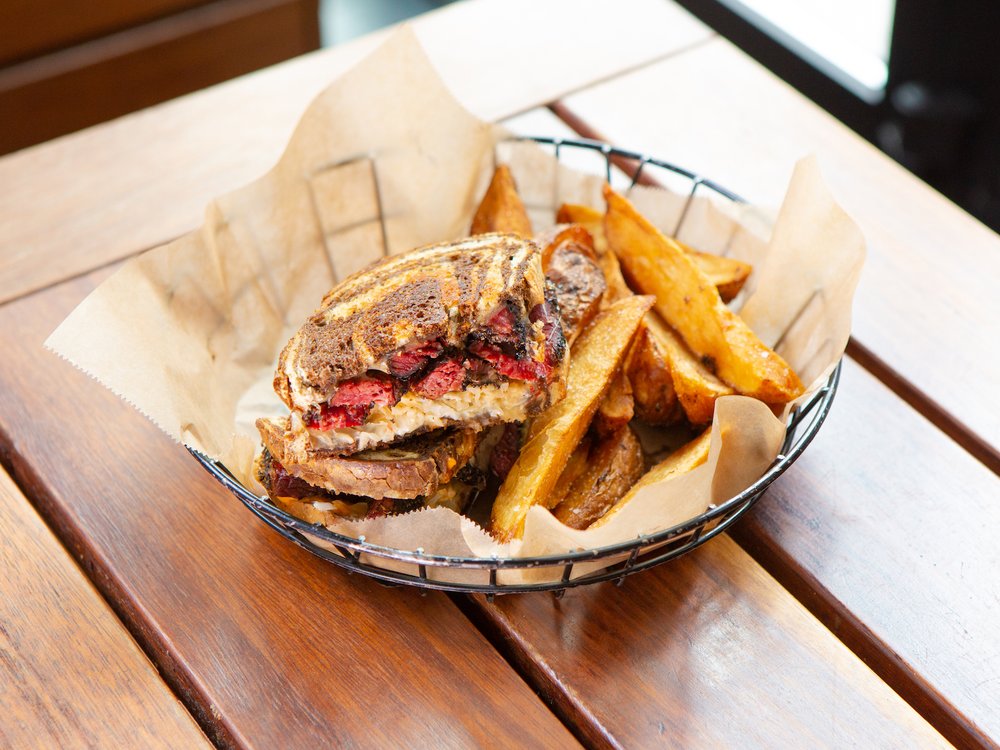 BACK DECK - 298 Photos & 588 Reviews - Burgers - 2 West St, Boston, MA ...