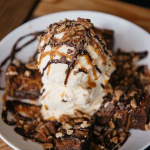 AZU LUCY HO’S - Updated December 2025 - 373 Photos & 362 Reviews - 3220 ...