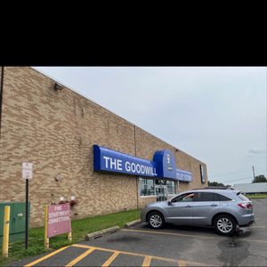 GOODWILL STORE & DONATION CENTER - Updated July 2025 - 16 Photos - 330 ...