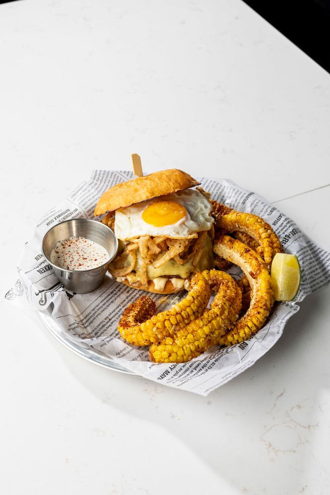 DEE’S TABLE BURGERS & MORE - Updated January 2026 - 40 Photos & 38 ...