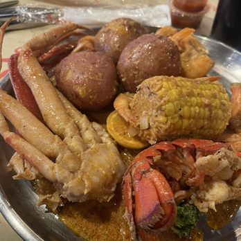 RED HOOK - Updated December 2025 - 64 Photos & 88 Reviews - 2844 New ...