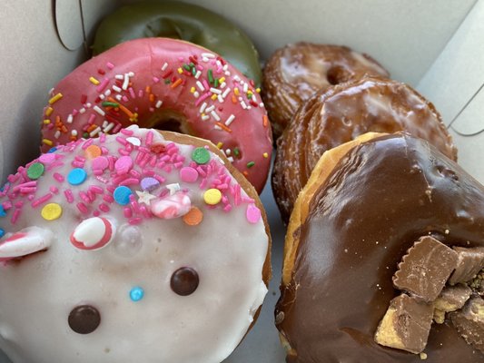 CALIFORNIA DONUTS - Updated October 2025 - 243 Photos & 281 Reviews ...