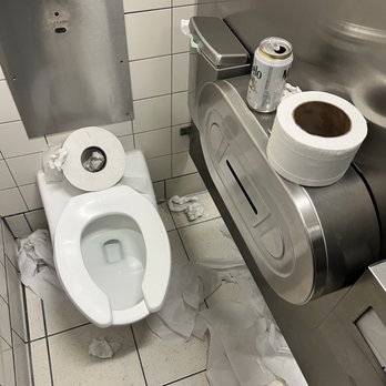 TARGET - Updated December 2024 - 425 Photos & 322 Reviews - 2700 Fifth ...