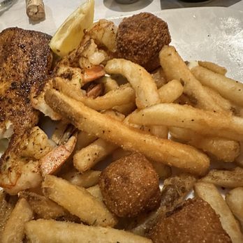 HALF SHELL OYSTER HOUSE - Updated November 2025 - 418 Photos & 338 ...