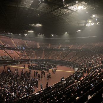 KIA FORUM - Updated March 2024 - 5691 Photos & 1604 Reviews - 3900 W ...