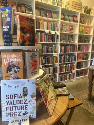 STORYHOUSE BOOK PUB - Updated September 2024 - 505 E Grand Ave, Des ...