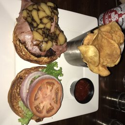 SLÁINTE IRISH PUB AND RESTAURANT - Updated July 2025 - 353 Photos & 396 ...