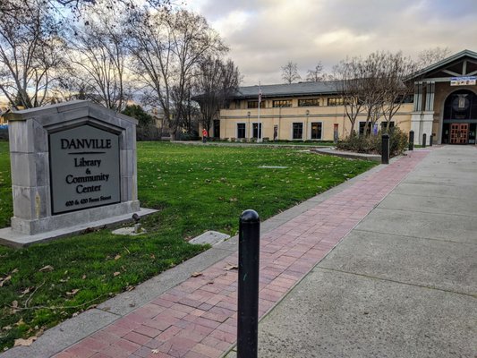 DANVILLE LIBRARY - Updated November 2025 - 57 Photos & 49 Reviews - 400 ...